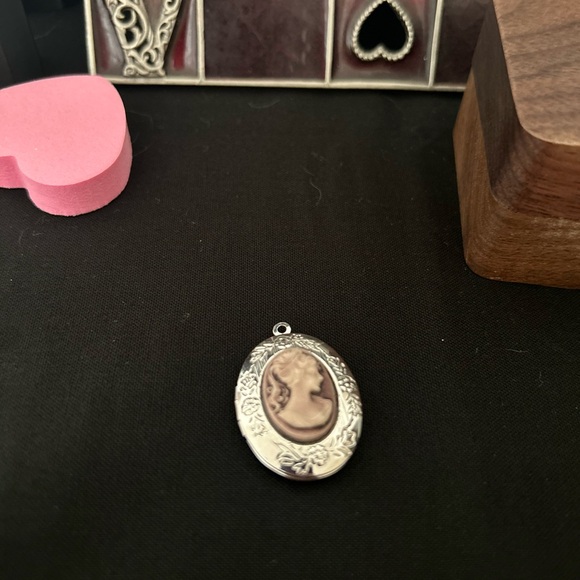 Handmade | Jewelry | Vintageinspired Silver And Violet Cameo Locket ...